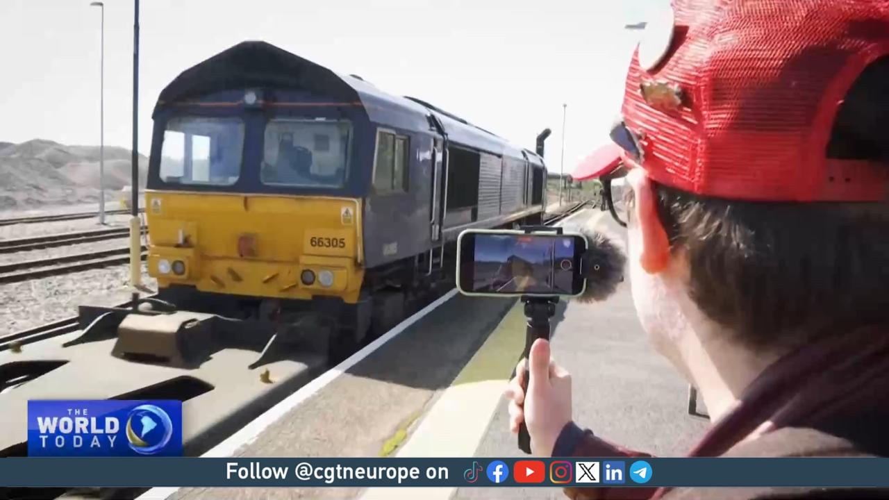 Trainspotting reaches a new online generation of enthusiasts - CGTN